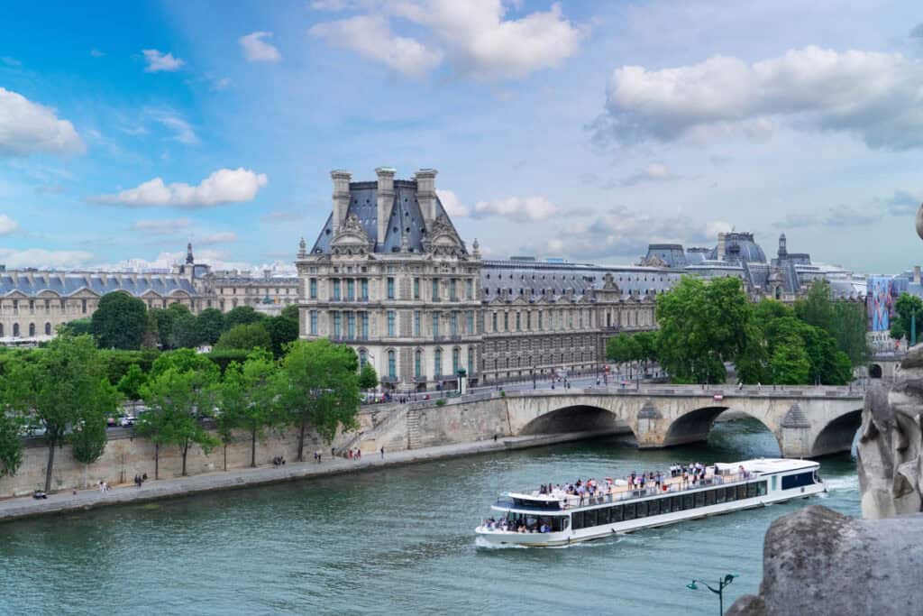 Louvre Museum Location 2026: Entrances, Metro Stops, Map & Easiest Ways ...