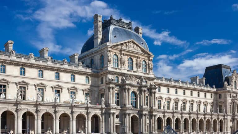 Louvre Museum Location 2026: Entrances, Metro Stops, Map & Easiest Ways ...
